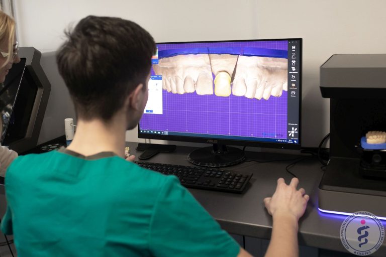 Technik dentystyczny - Medyczna Szkoła Policealna